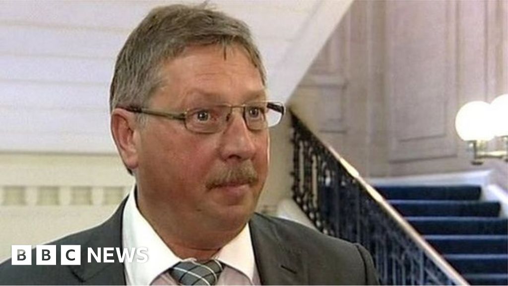 Sammy Wilson says he will not run for DUP leadership - BBC News