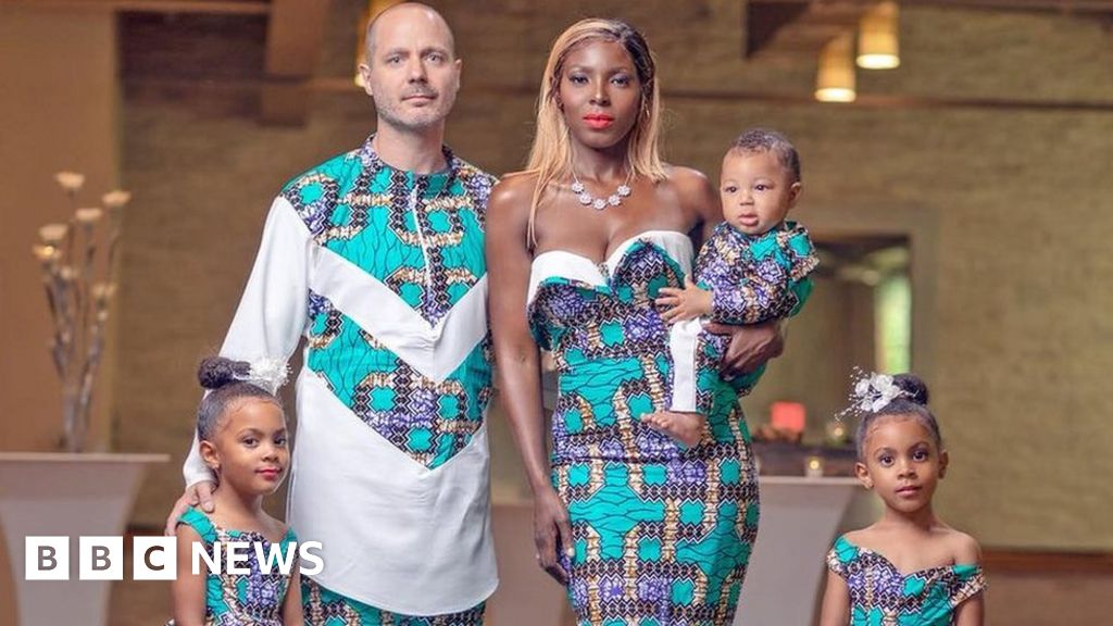 Why are people sharing this photo? - BBC News