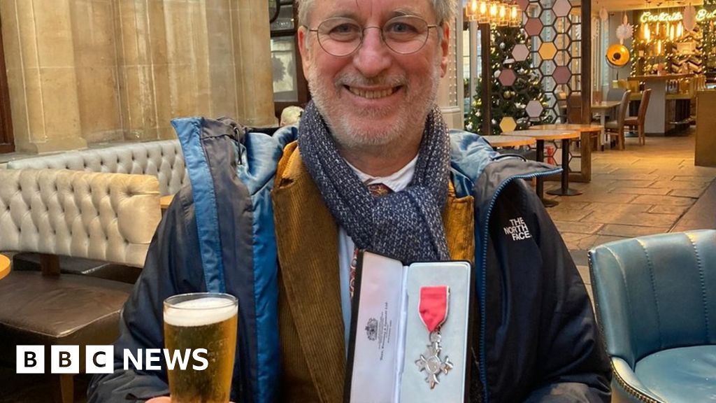 Bristol chef gets MBE for feeding thousands for free in pandemic - BBC News