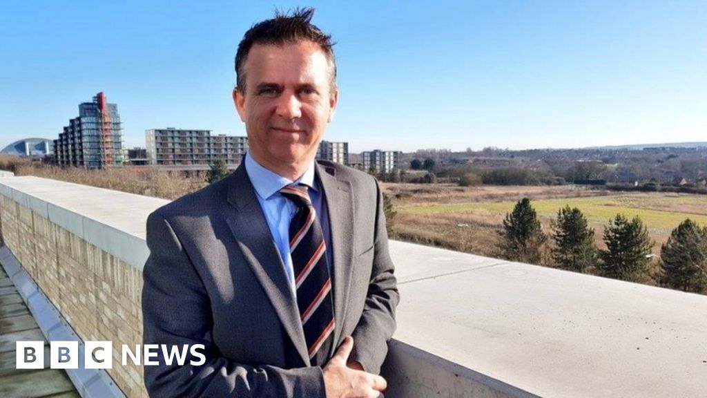 Mark Lancaster to stand down as Milton Keynes North MP - BBC News