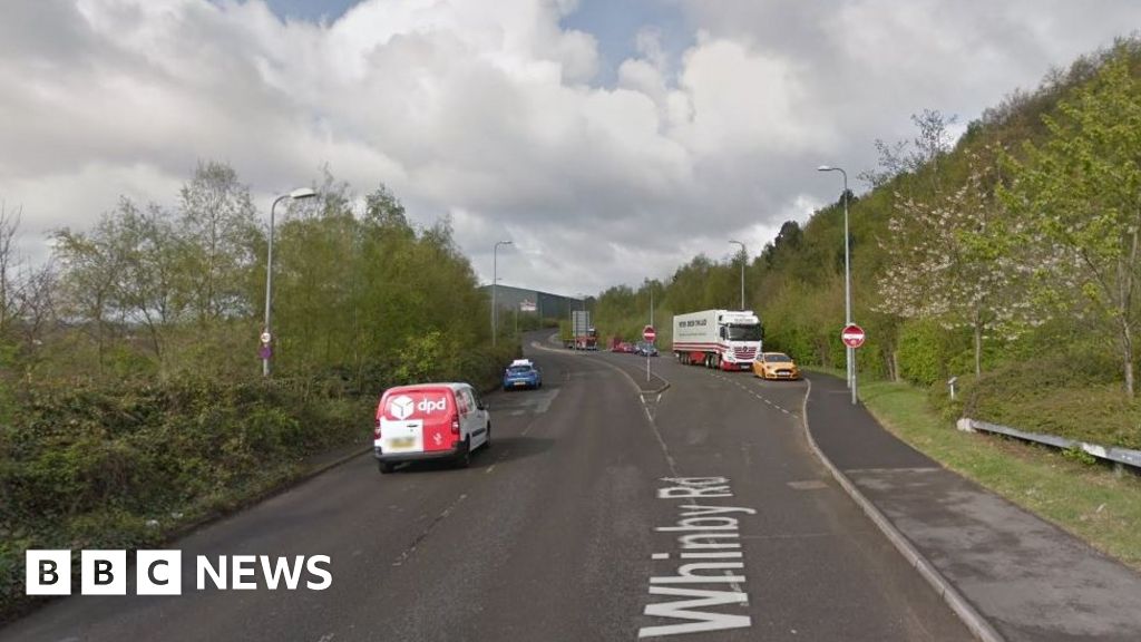 Toddler and boy, 4, hurt in Barnsley three-vehicle crash - BBC News