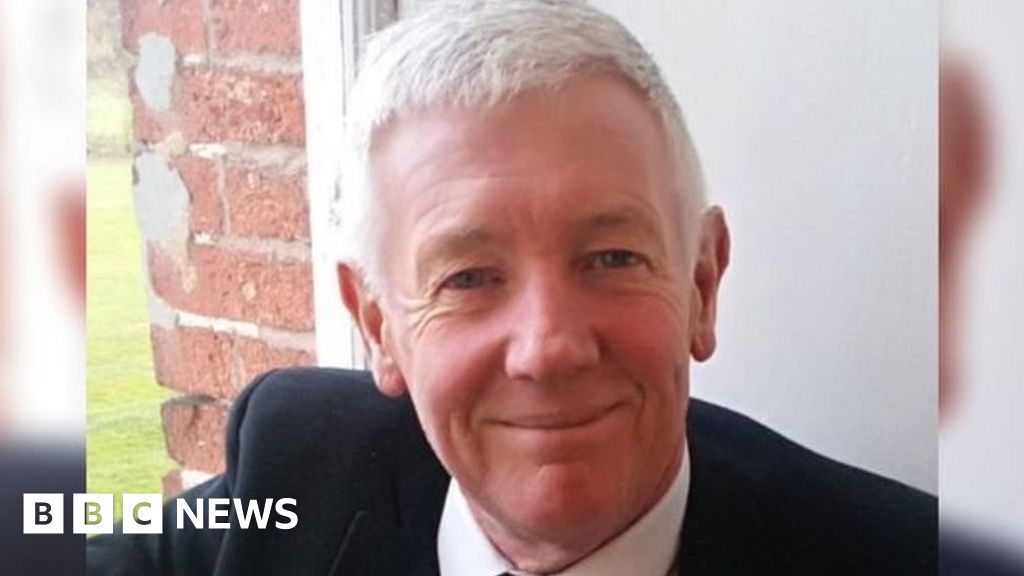 Tony Thomas found guilty of killing dad in Gwynedd attack - BBC News