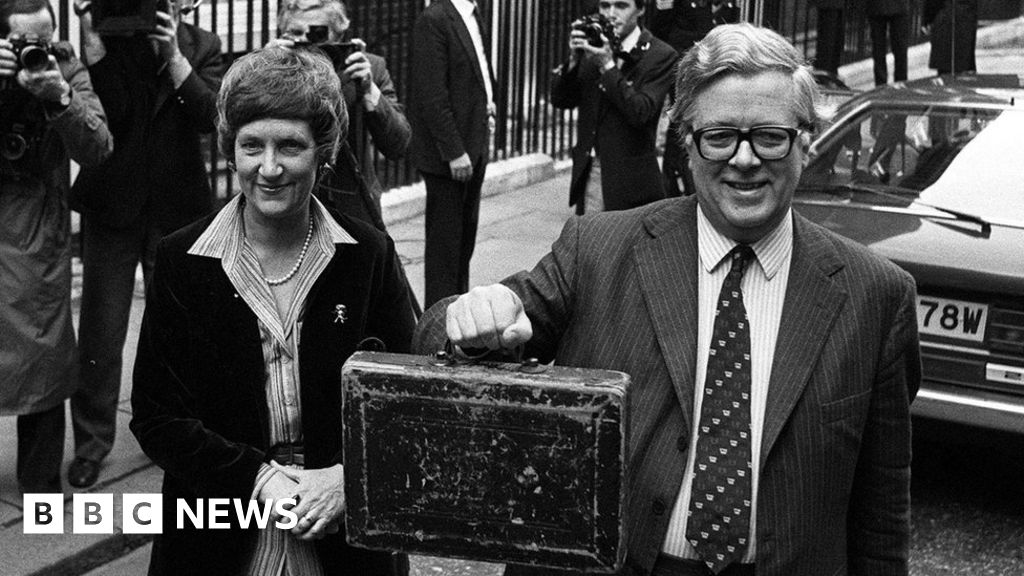 Geoffrey Howe: Tributes paid to former Conservative chancellor - BBC News
