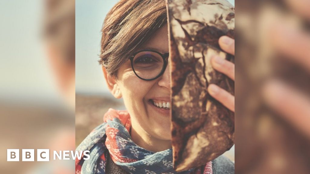 Devon baker launches cookbook to help Ukraine - BBC News