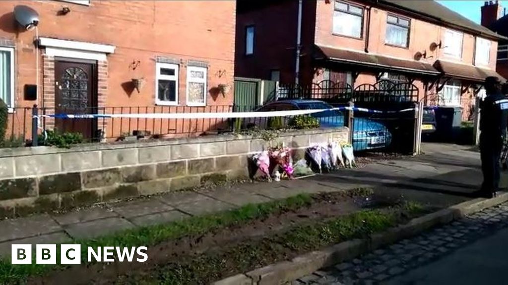 Barry Knapper is sentenced for killing partner Lisa Reynolds in Stoke ...