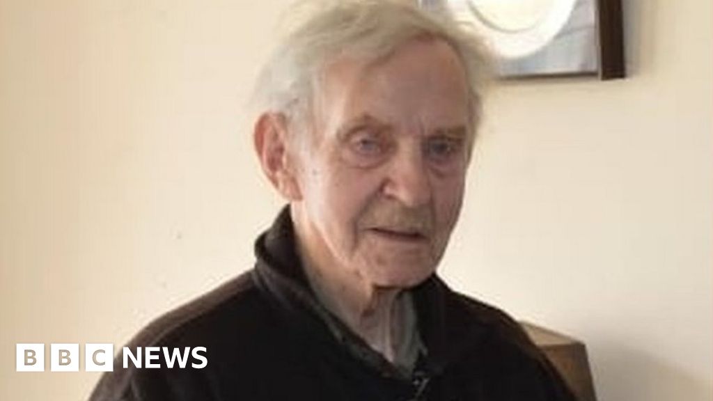Search 'stepped up' for missing 88-year-old Orkney man - BBC News
