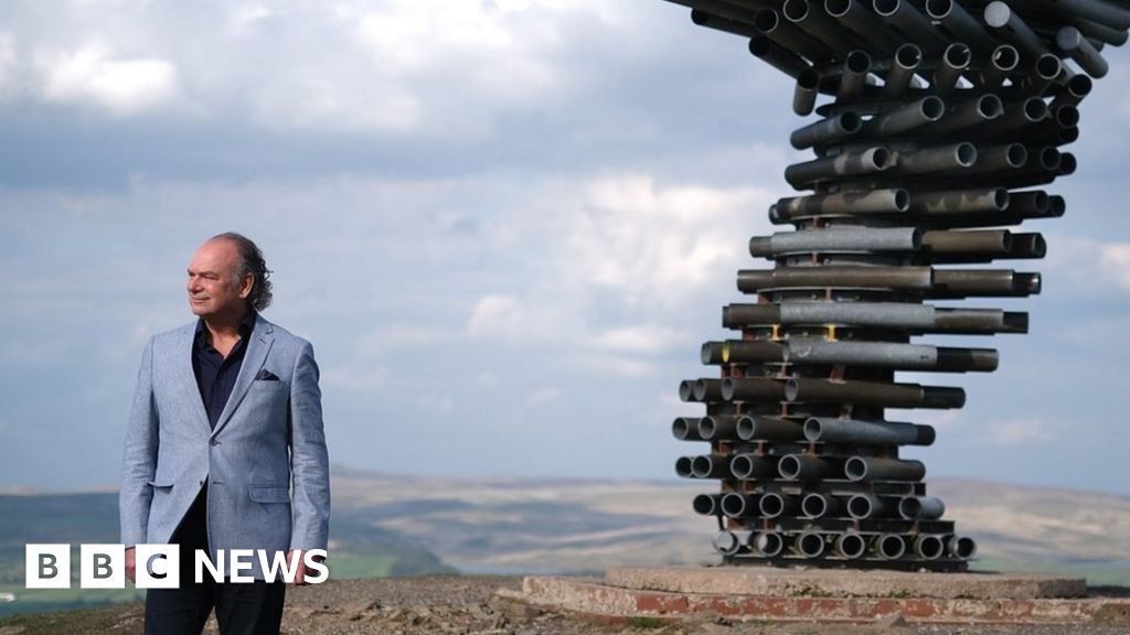 UK City of Culture 2025: Lancashire submits last-minute bid - BBC News