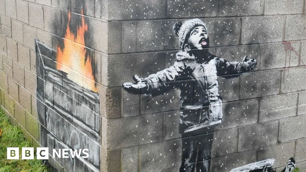 Banksy: Councillor blames mistaken identity as he quits - BBC News