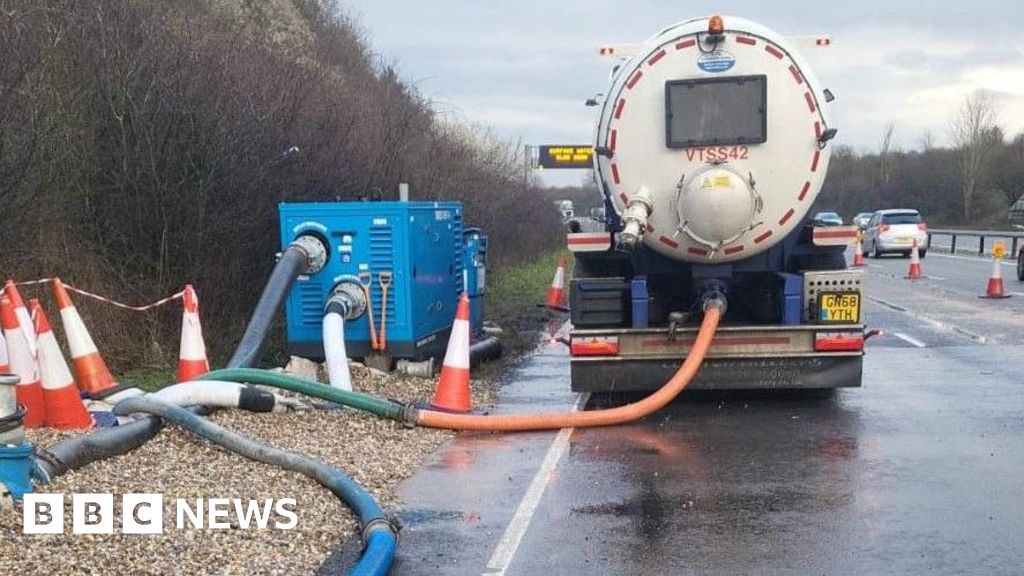 A14 flooding: Eleven million litres of water extracted from road - BBC News