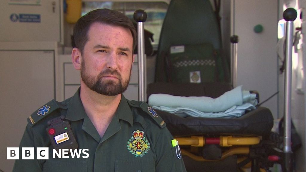 South Western Ambulance Service: Assaulted paramedic welcomes body cams ...