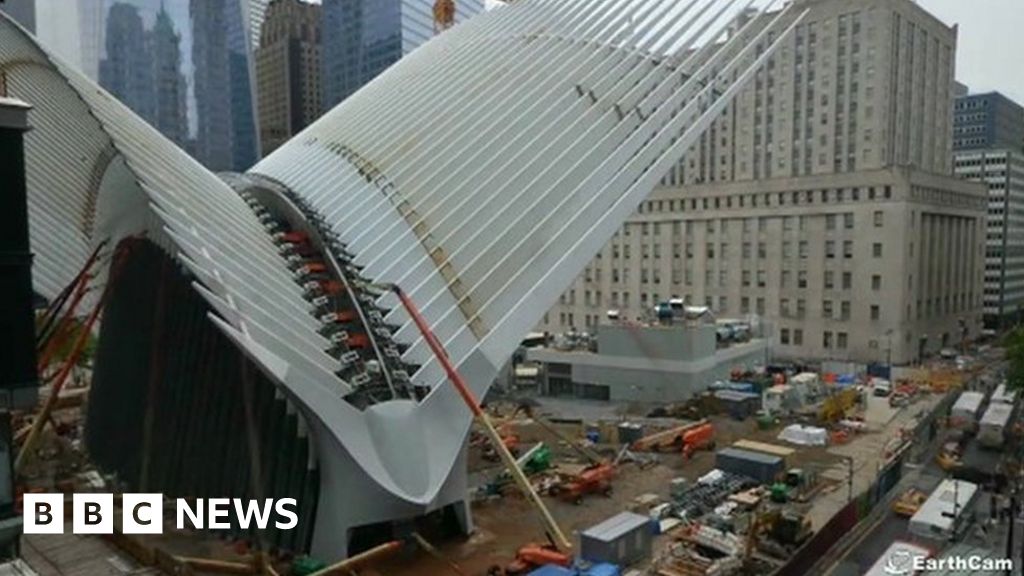 Timelapse shows five-year World Trade Center station build - BBC News