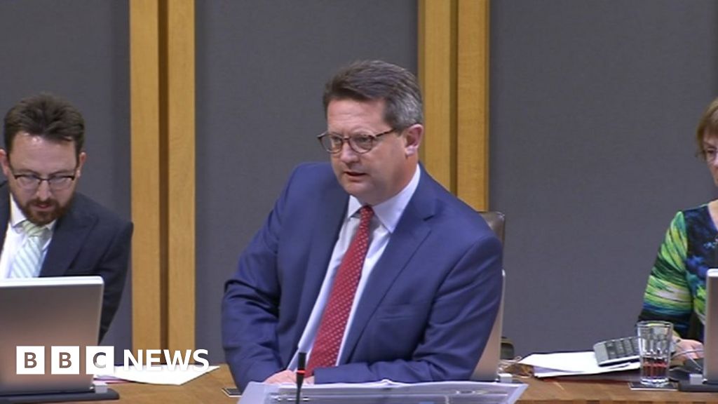 Welsh Government launches taskforce to tackle valleys economy - BBC News