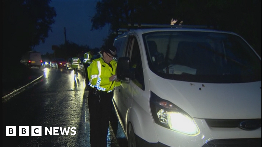 Detectives probe new leads after revisiting murder scene