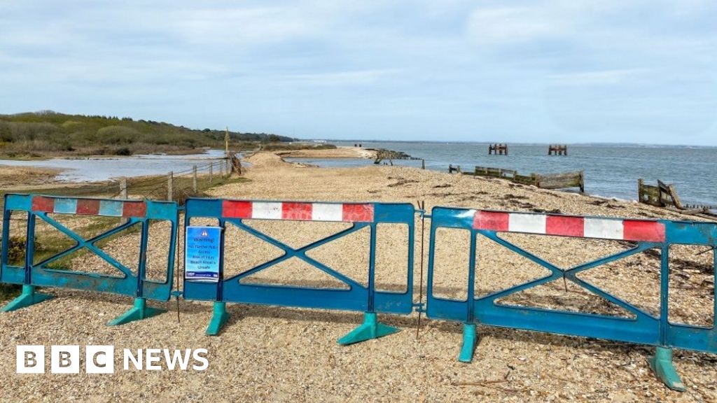D-Day 80: Remains at Lepe Beach inaccessible for anniversary - BBC News