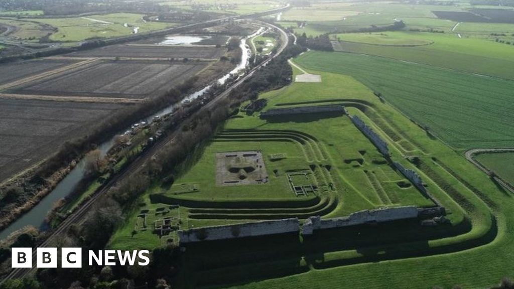 Richborough Roman amphitheatre dig: 'Once in lifetime' opportunity