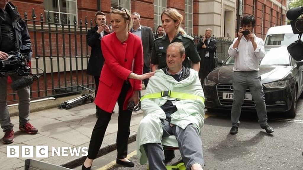 BBC cameraman's foot run over by Jeremy Corbyn car - BBC News