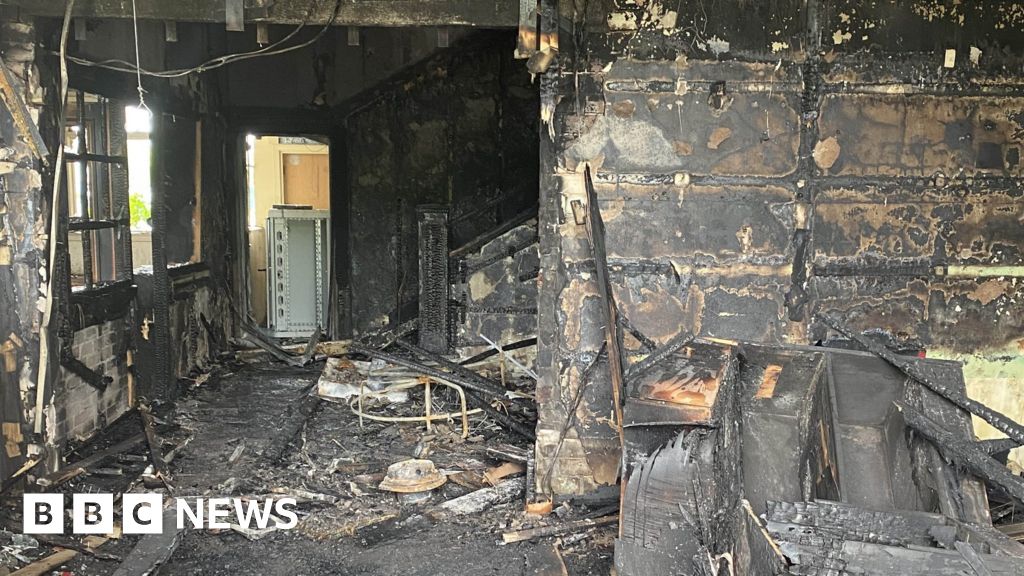 Disused Dumfries factory fire 'started deliberately' - BBC News