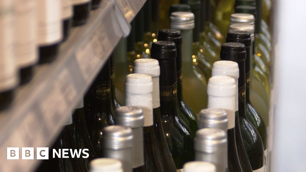 Jersey alcohol price controls plan 'shelved' - BBC News