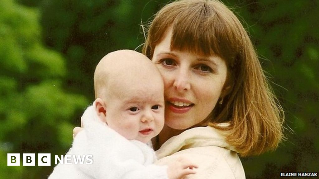 Hospitalised for two months because of postnatal depression - BBC News