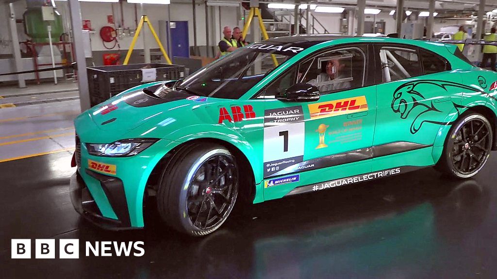 Jaguar's 50-year old XJ model to be electric-powered - BBC News