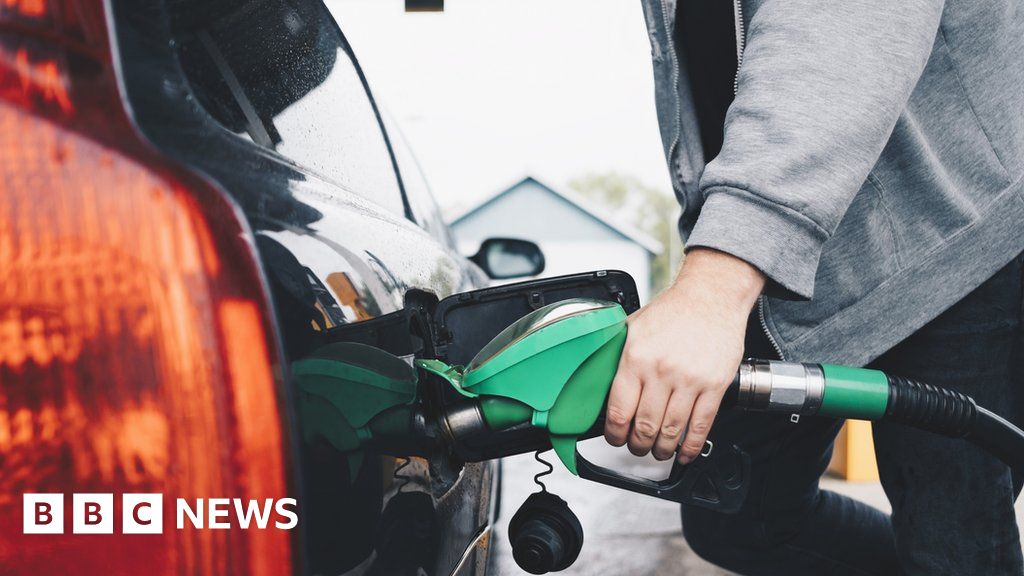 Bilking: Rise in fuel thefts reported across Staffordshire - BBC News
