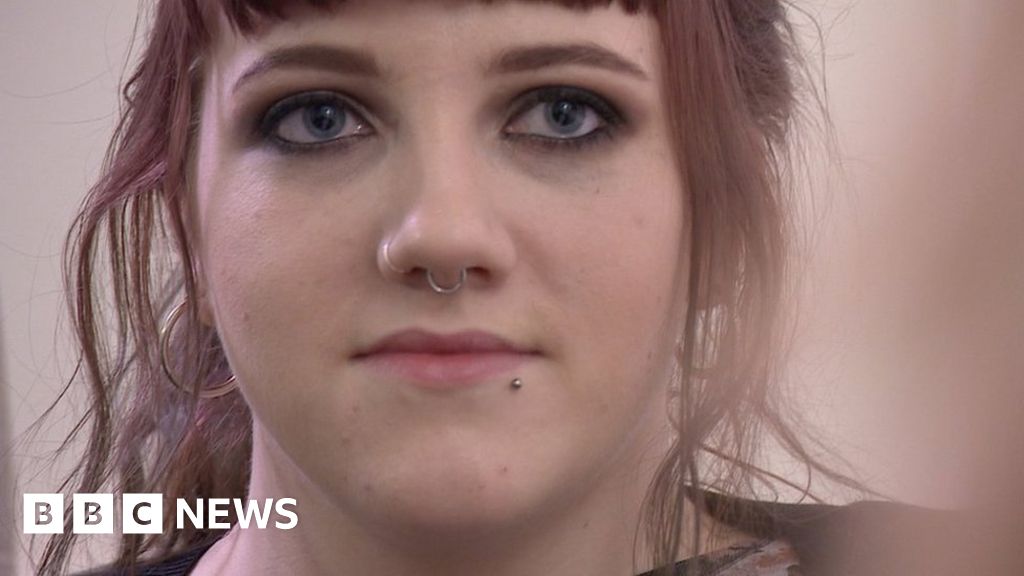 Rape victim says judge 'right about women's drunkenness' - BBC News