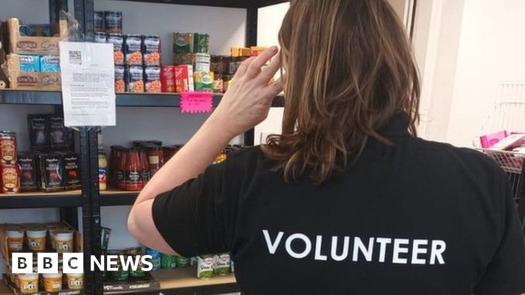 Liverpool food bank struggling to keep up with rising demand - BBC News