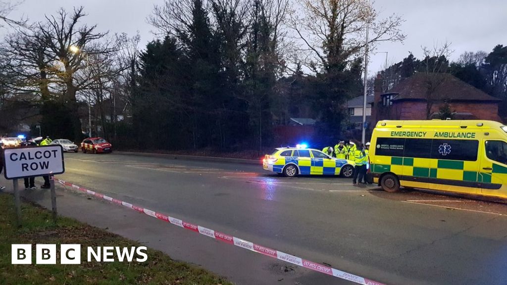 Calcot police car death crash pair 'had chest injuries' - BBC News