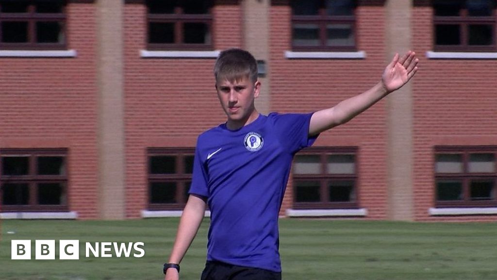Brightly coloured shirts to help stop young ref abuse - BBC News