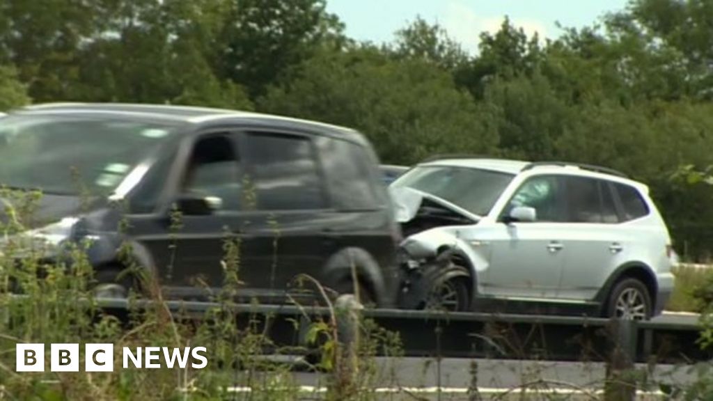 Five-car crash on the M23 in Surrey injures nine people - BBC News