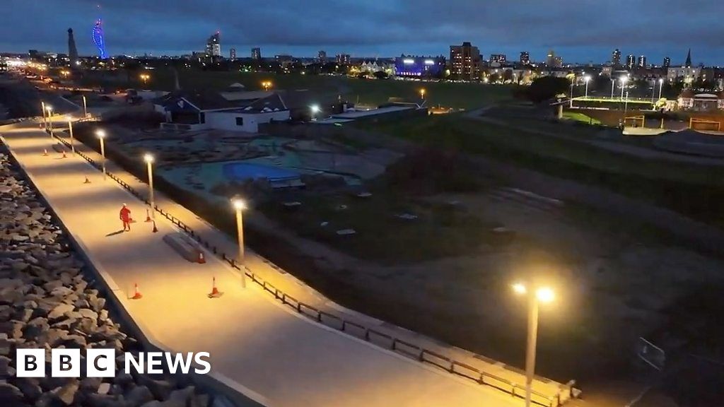 Take a flight along Southsea's new promenade lights - BBC News