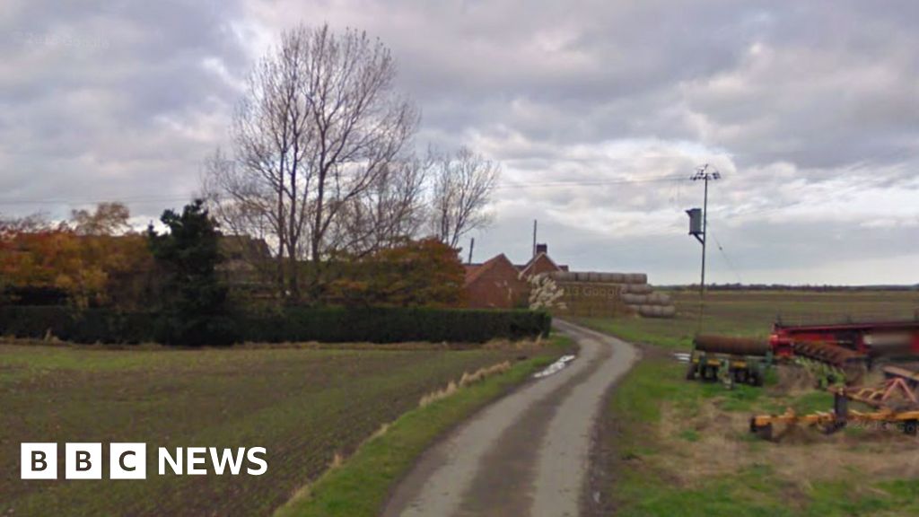 Two men killed in East Yorkshire farm accident - BBC News