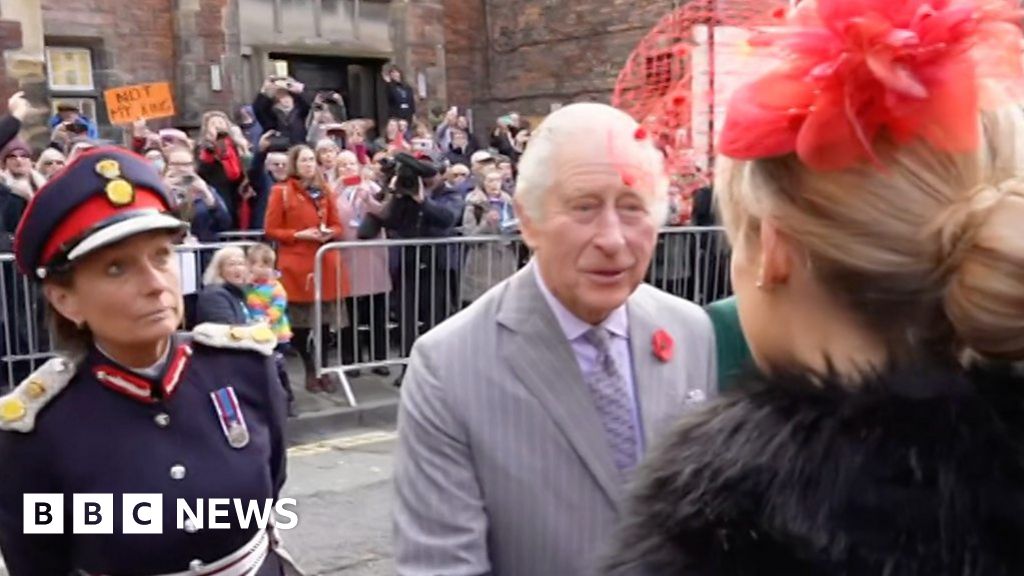 Man arrested by police after eggs thrown at King in York - BBC News