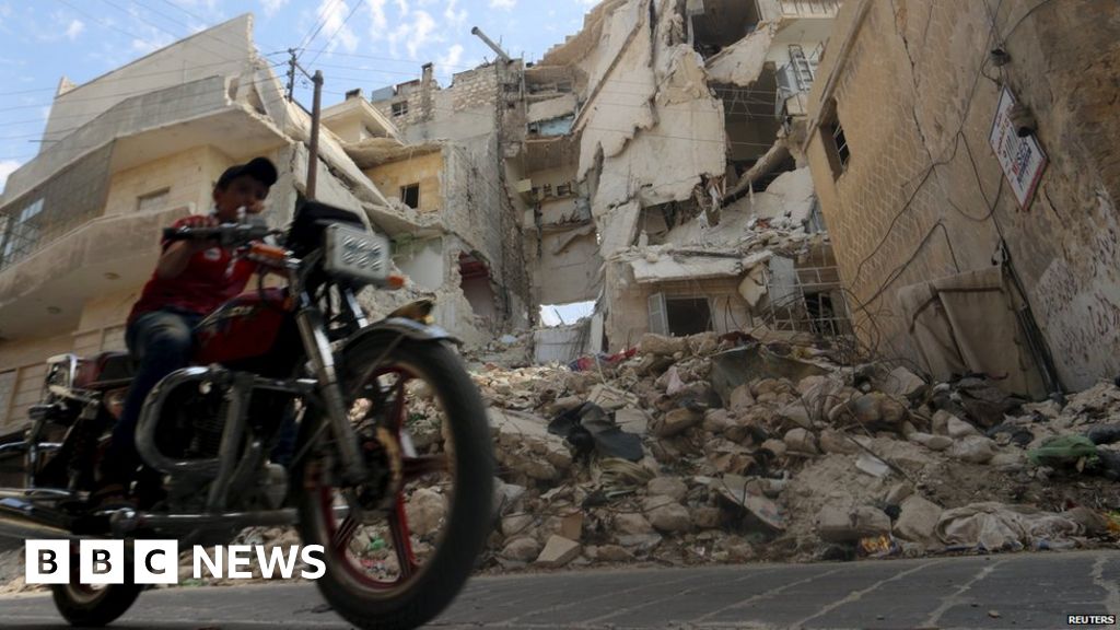 Syria war: Rebel rocket fire kills at least 20 in Aleppo - BBC News