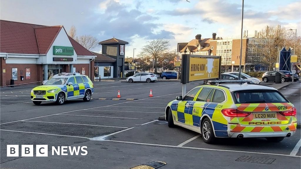 Pitsea: Pedestrian in 90s hit by car in retail park dies - BBC News