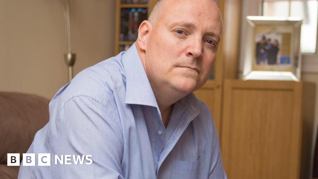 The man searching for the 14 people with his rare cancer - BBC News