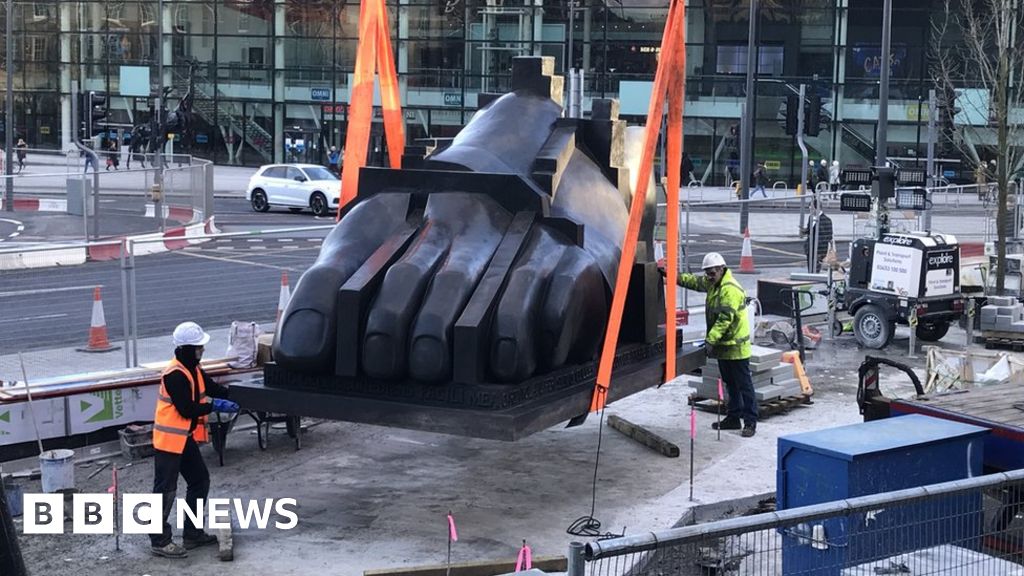 Edinburgh's giant Paolozzi sculptures back in original location - BBC News