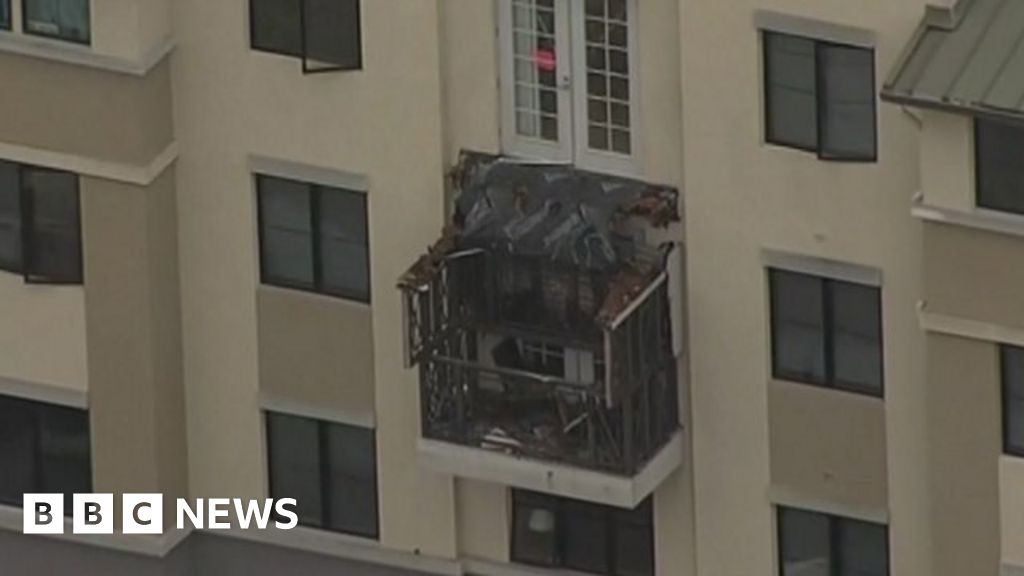 Berkeley balcony collapse: Six students die in US city - BBC News