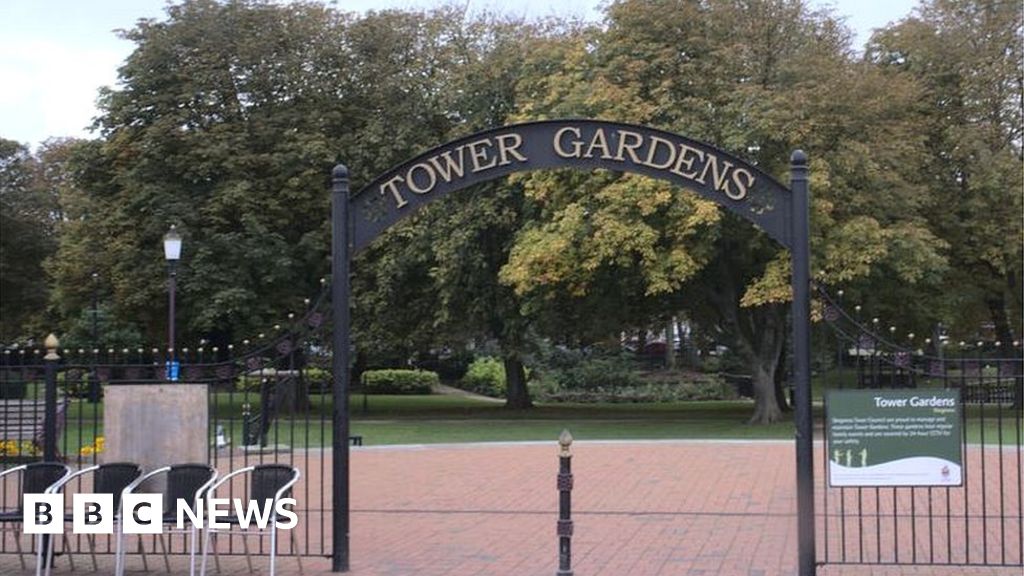 Skegness: Man cleared of seaside park rape charge - BBC News