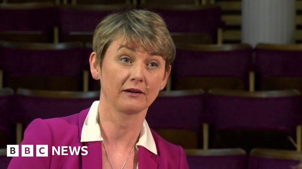 Labour leadership: Battle for soul the party, says Cooper - BBC News