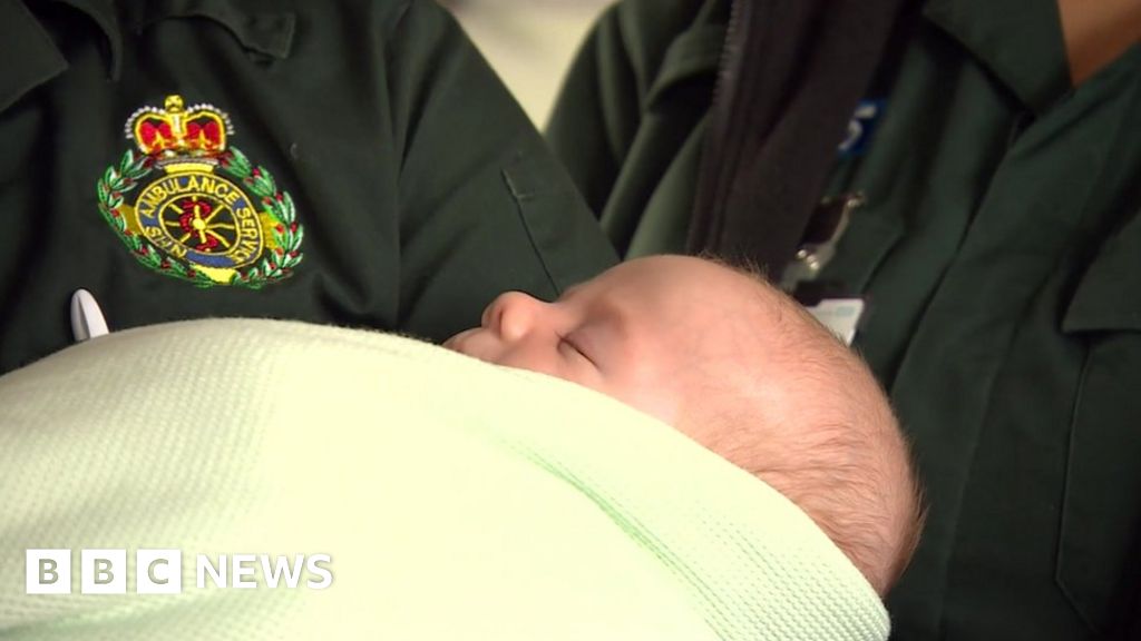 Mother thanks paramedics who delivered her baby in ambulance - BBC News