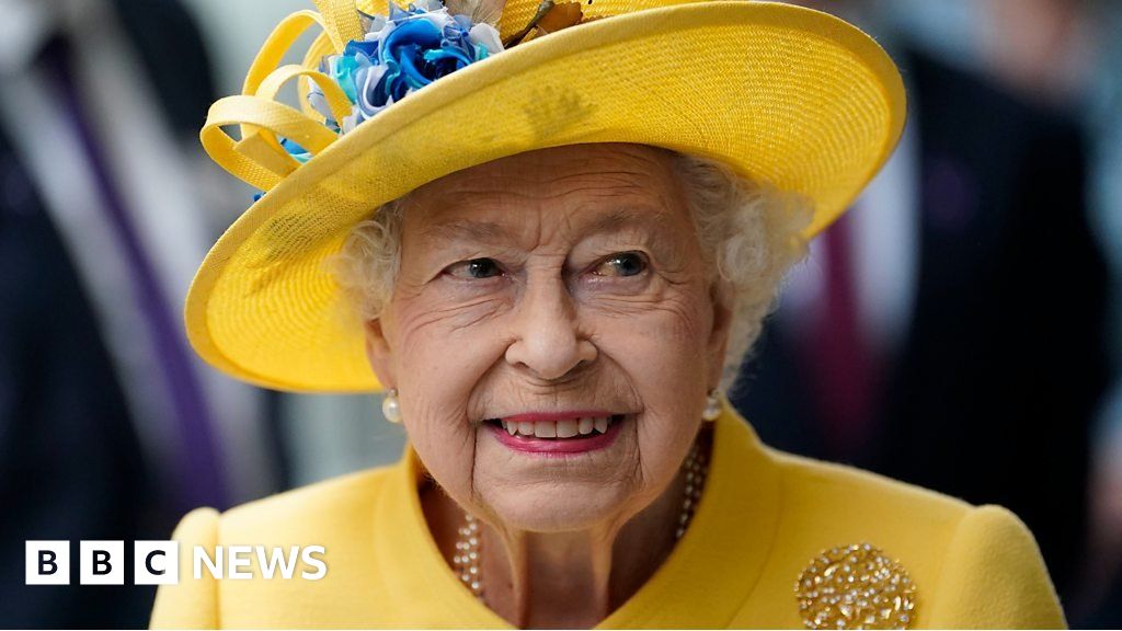 Queen Shown How To Use Oyster Card On Elizabeth Line Flipboard