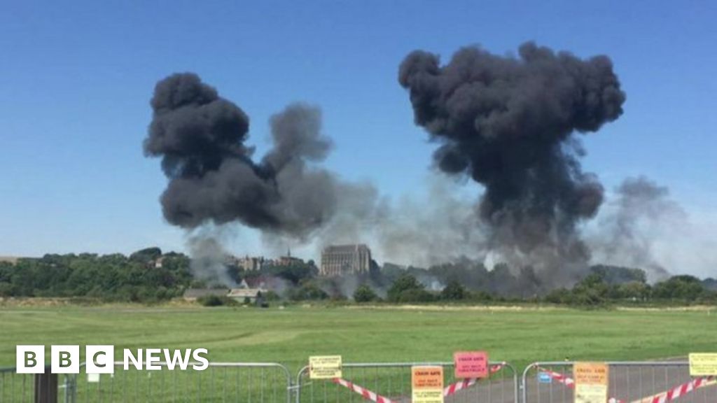 Shoreham Airshow crash: 'Plane was too low, then huge explosion' - BBC News