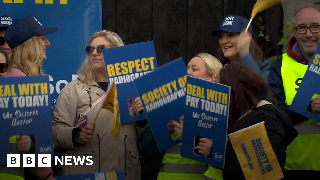 Strikes: Health workers call for equal treatment over pay - BBC News