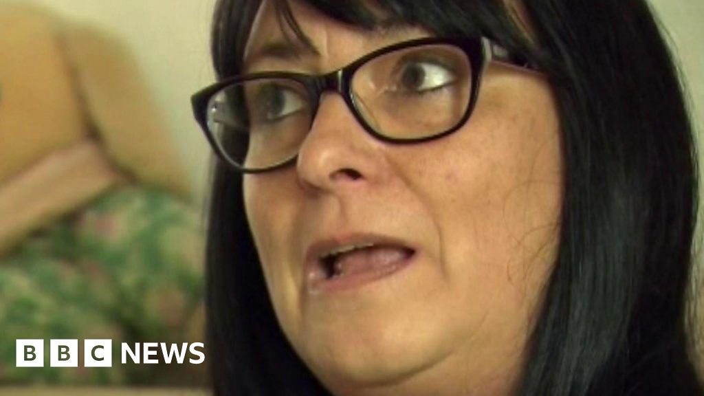 Mum of Sussex student Janet Muller rejects apology - BBC News