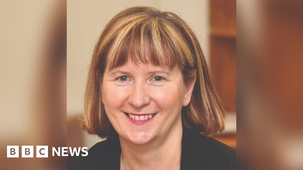 Pam Smith named Newcastle City Council's new chief executive - BBC News