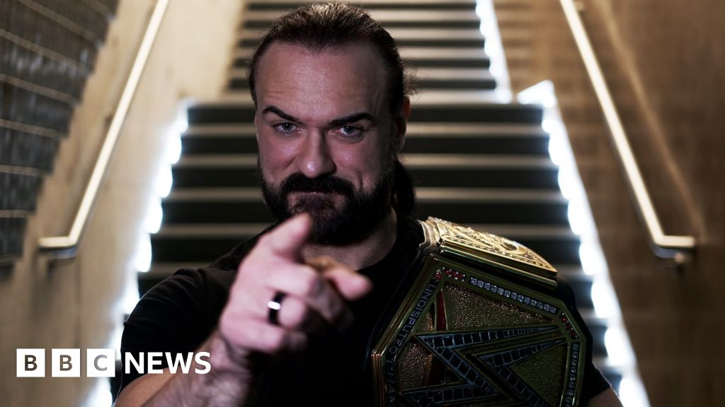 'I am the first UK wrestler to become WWE champion' - BBC News