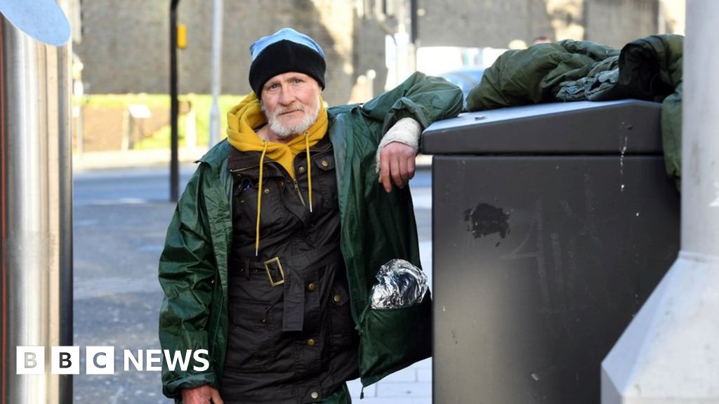 Cardiff's homeless community grieving death of friend - BBC News