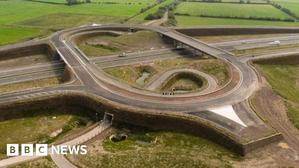 Plans for 'ghost' M49 motorway junction to be given life - BBC News