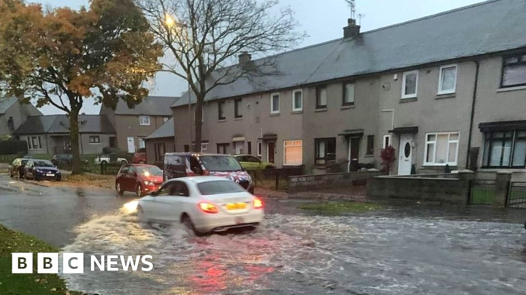 Homes evacuated and cars stranded after Aberdeenshire flooding